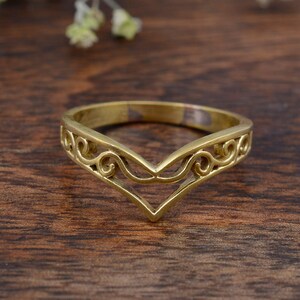 Filigree V Ring, Stacking Ring, Chevron Ring, Minimalist Ring, Wedding ...