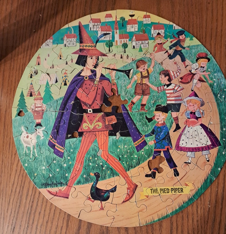 Vintage 75-interlocking Large Pieces Round Puzzles HG Toys Round Puzzle ...