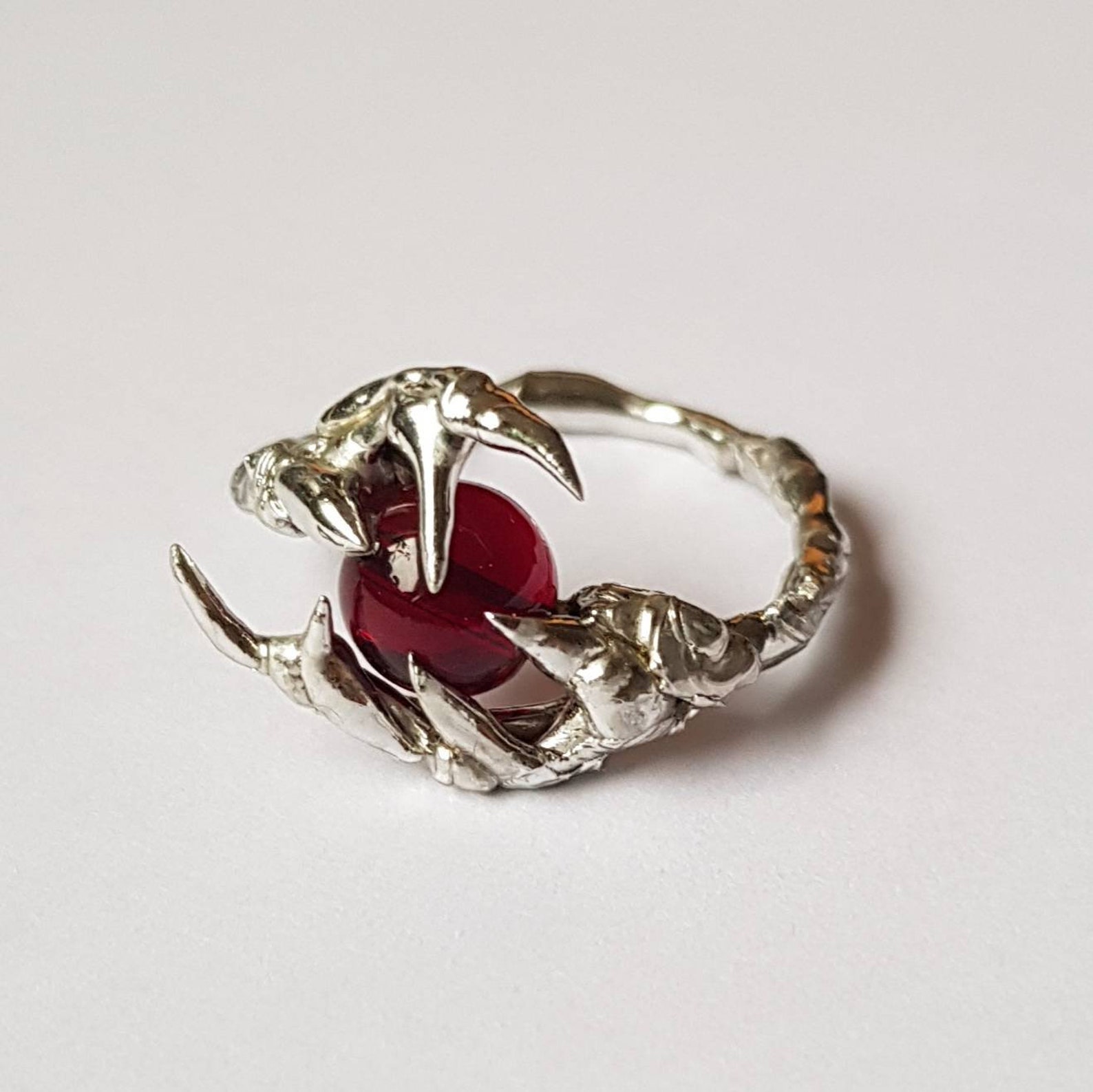 Handgemachter Gelöteter Metallring Mit Rotem Glasstein in - Etsy