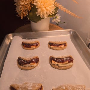 Galletas De Guayaba Y De Guayaba Con Queso Blanco (guava Cookies and ...