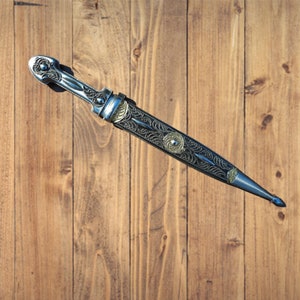 Personalized Handmade Daggers for Wedding, Engraved, With Ornamental ...