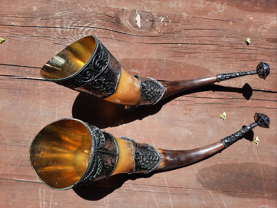 Viking Drinking Horns With Stand for Wedding. Drinking Horns and Stand ...