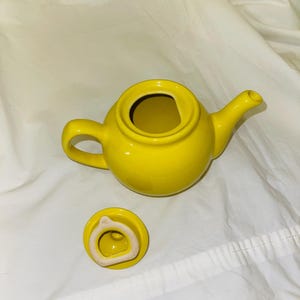Yellow Tea Pot Teapot Holds 2 Cups Vintage Made by Price & Kensington ...