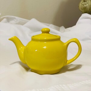 Yellow Tea Pot Teapot Holds 2 Cups Vintage Made by Price & Kensington ...
