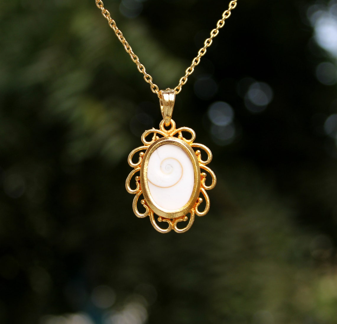 Natural Gomti Chakra Shell Pendant, Eye of Santa Lucia - Etsy