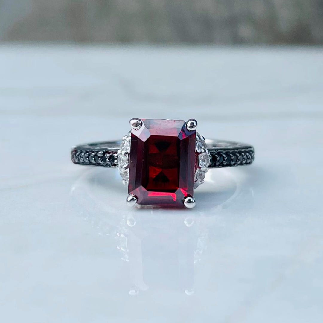 Enchanted Disney Villains Evil Queen Garnet and 1/3 CT. T.W. Diamond ...
