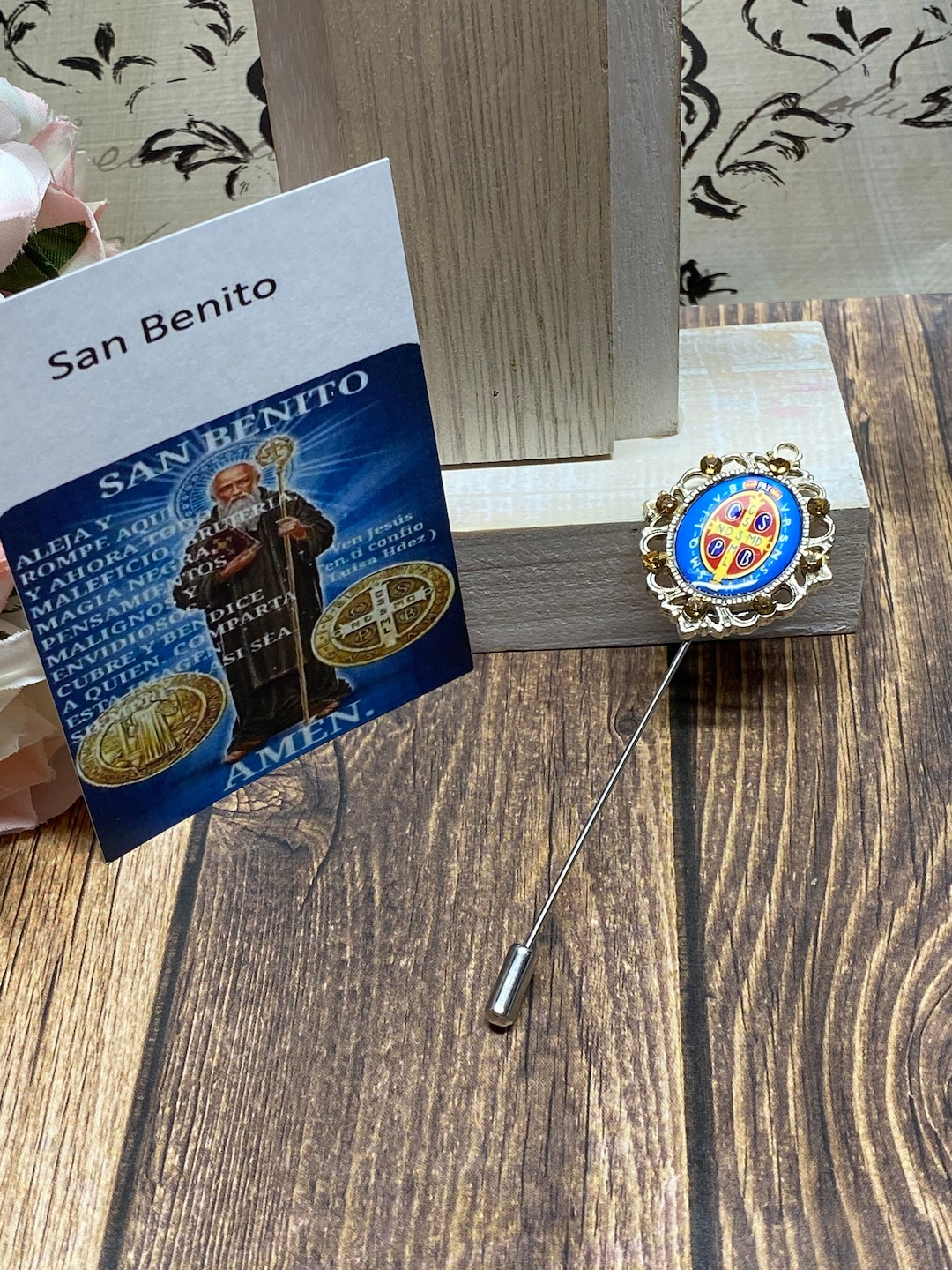 Épinglette religieuse croix de saint Benoît, fistol, épinglette ...