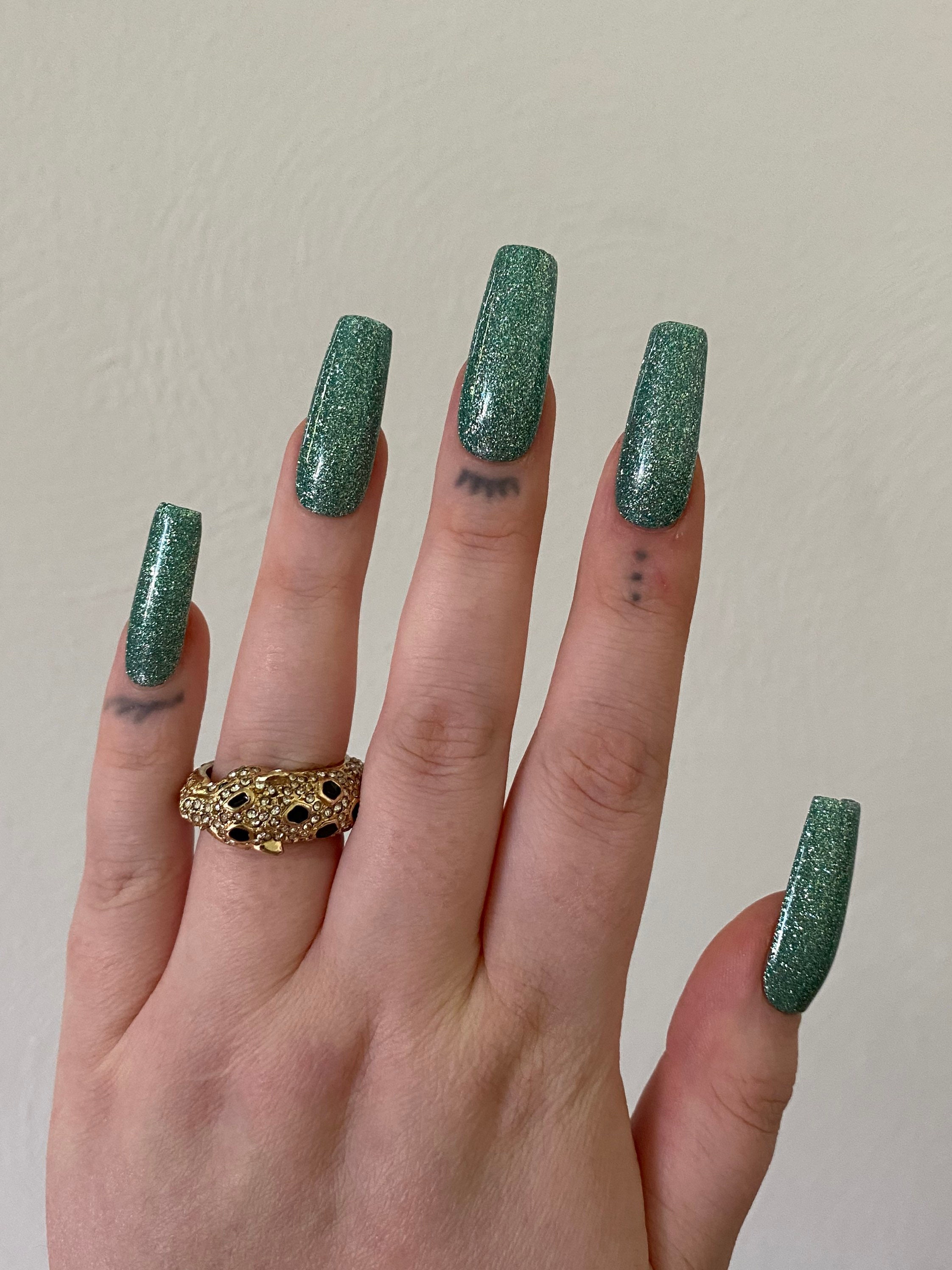 Dark Green Glitter Acrylic Nails
