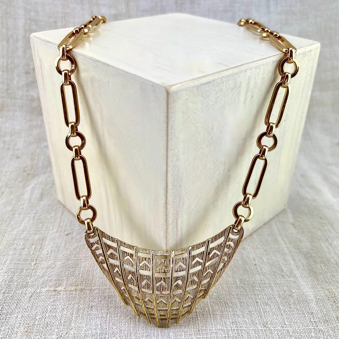 Upcycled 1980s Gold Vintage Pendant Necklace, Chunky Chain Retro ...