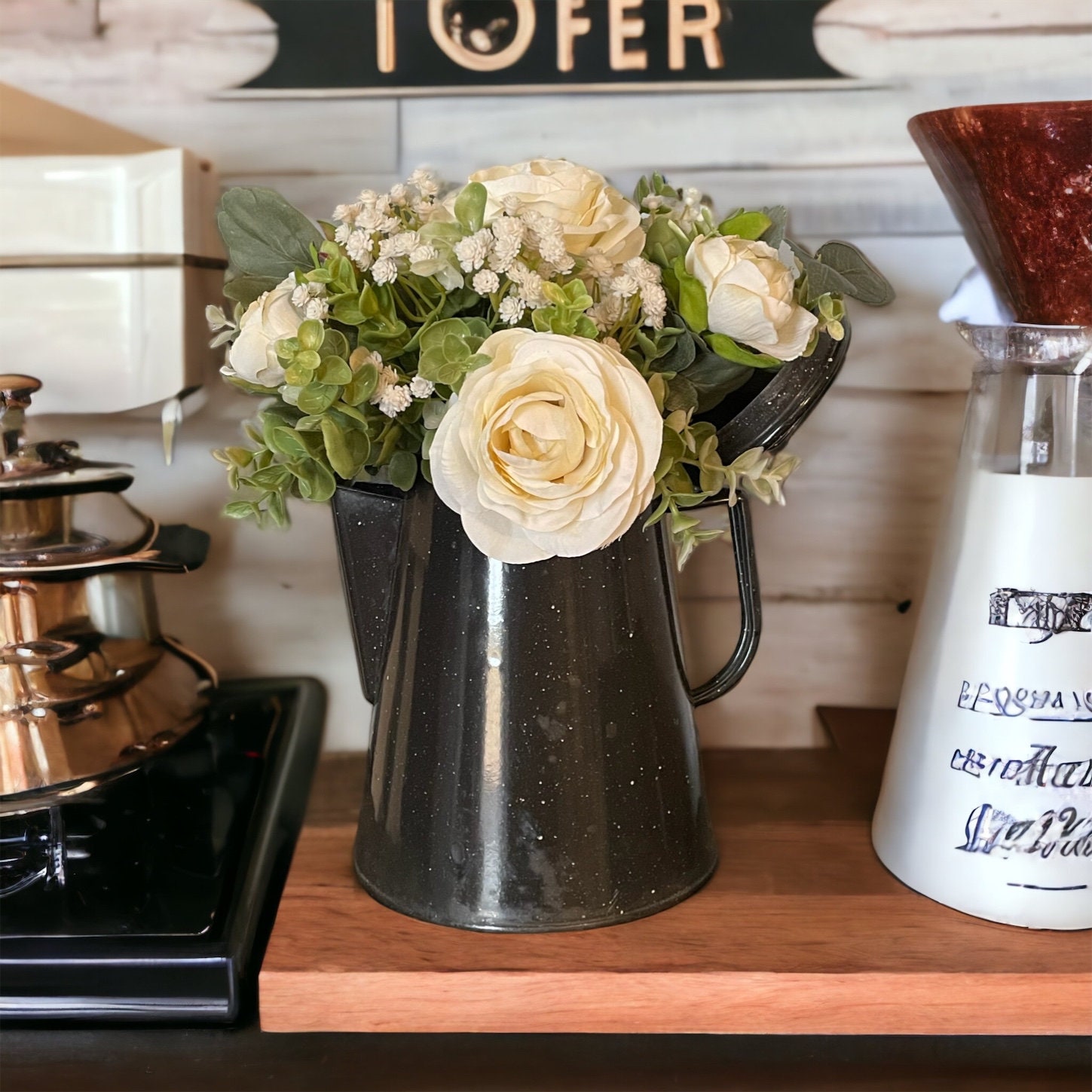 Vintage Flower Arrangement, Flowers, Flower Arrangement, Table Decor ...