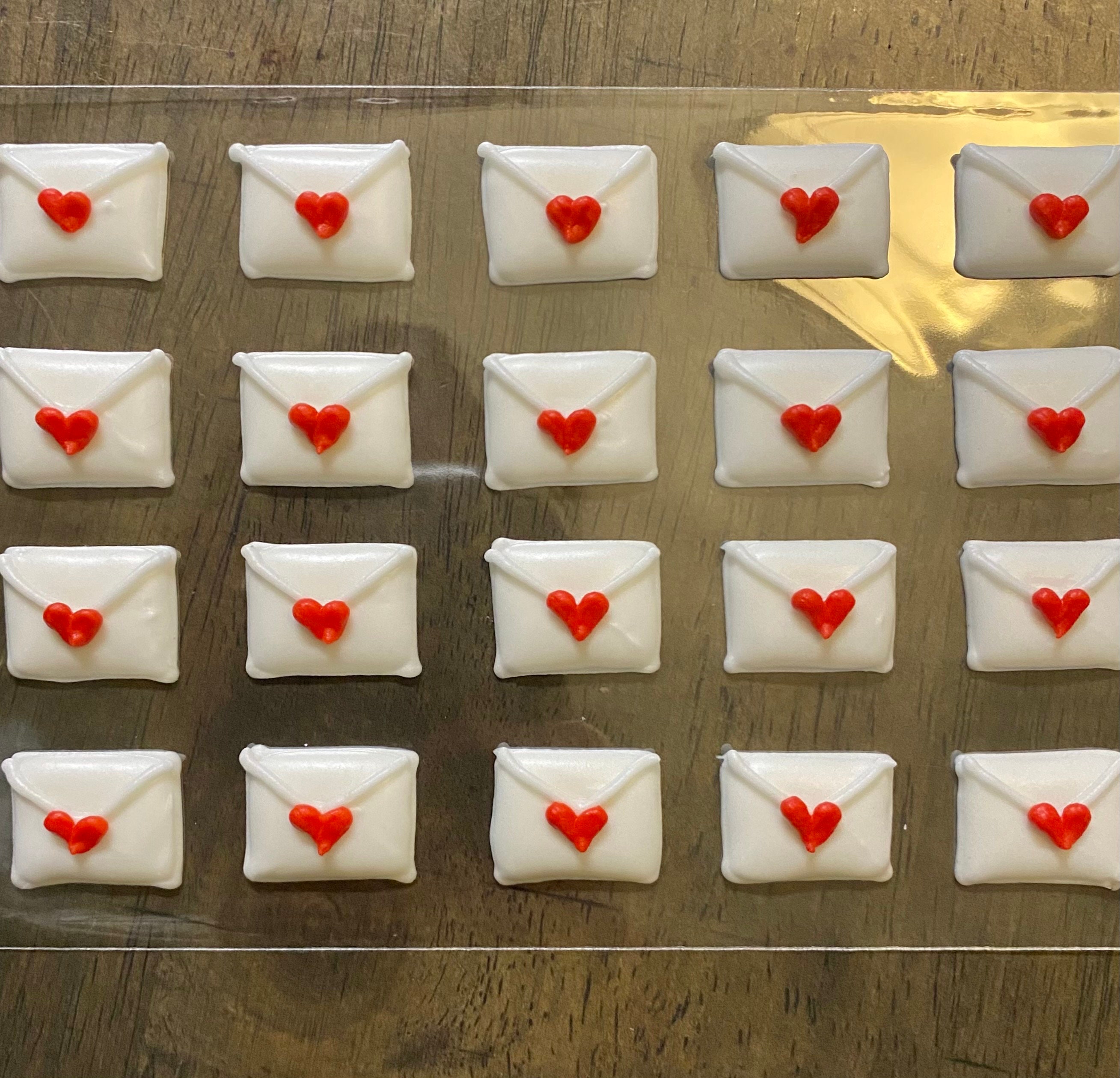 20 Royal Icing Love Letters / Valentines Day /edible Toppers / Love ...