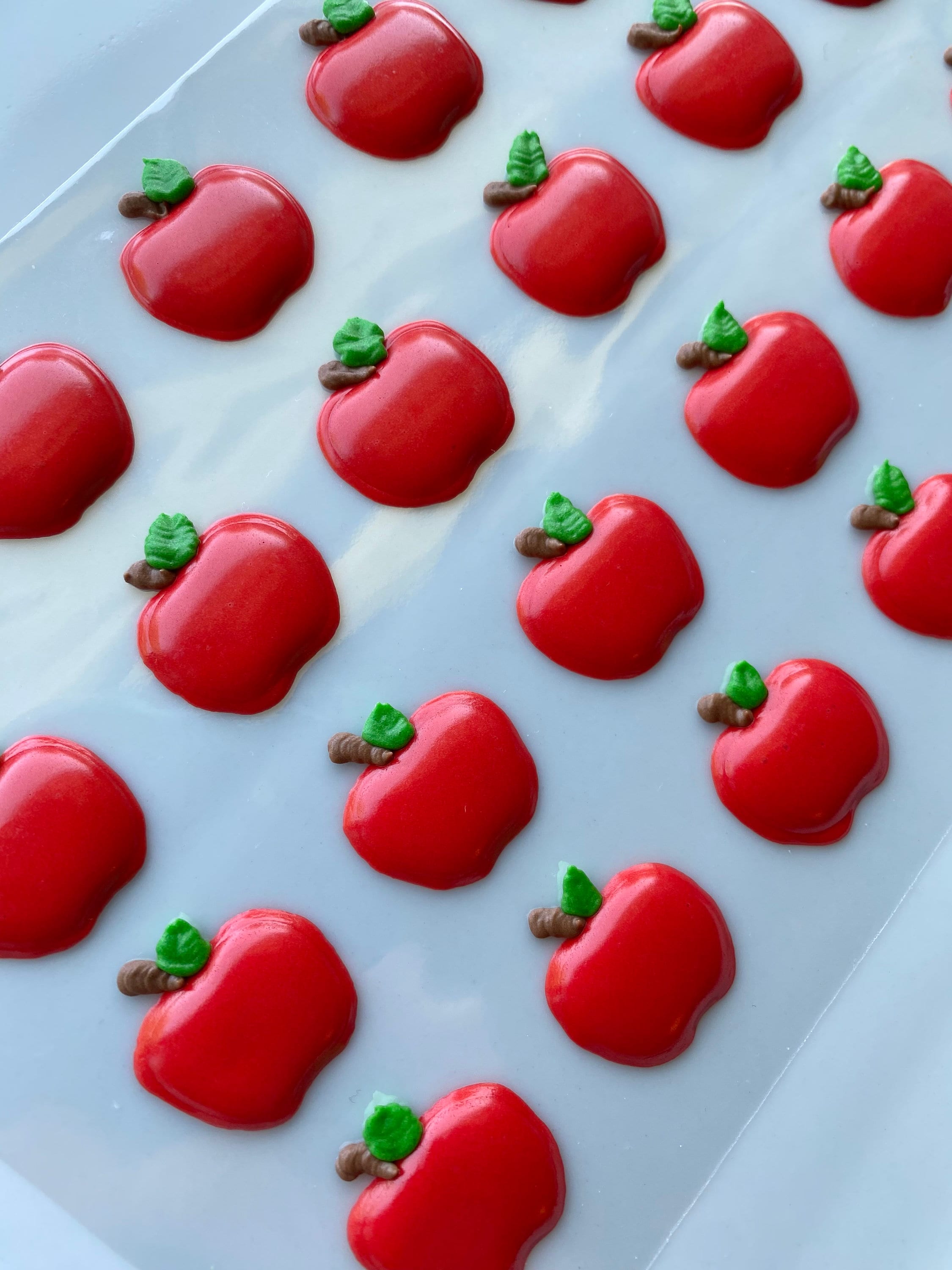 24 Royal Icing Apples - Etsy