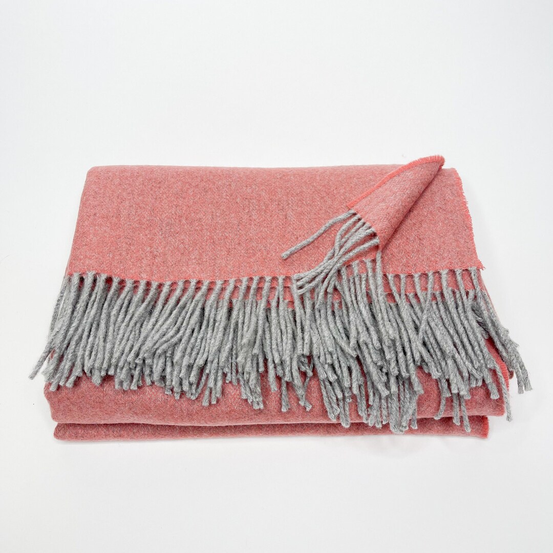 Extra Soft High Quality Coral Color Virgin Wool and Cashmere Wool (10% ...