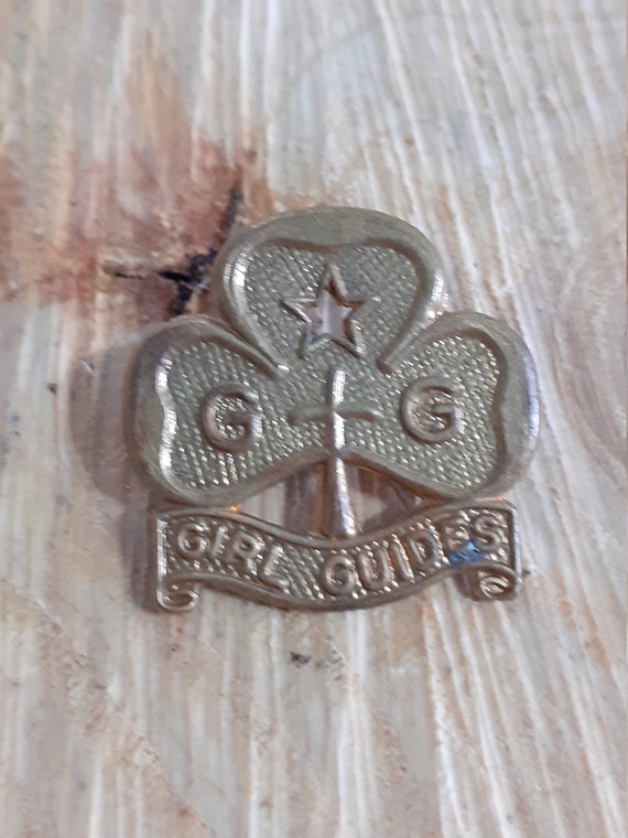 vintage girl guides brass - Gem