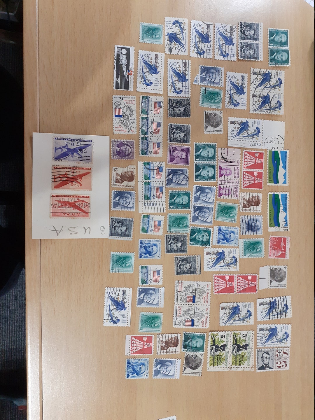 A Mixture of 80 Stamps From USA. Good Lot of Stamps. MNH, Cancelled Etc ...