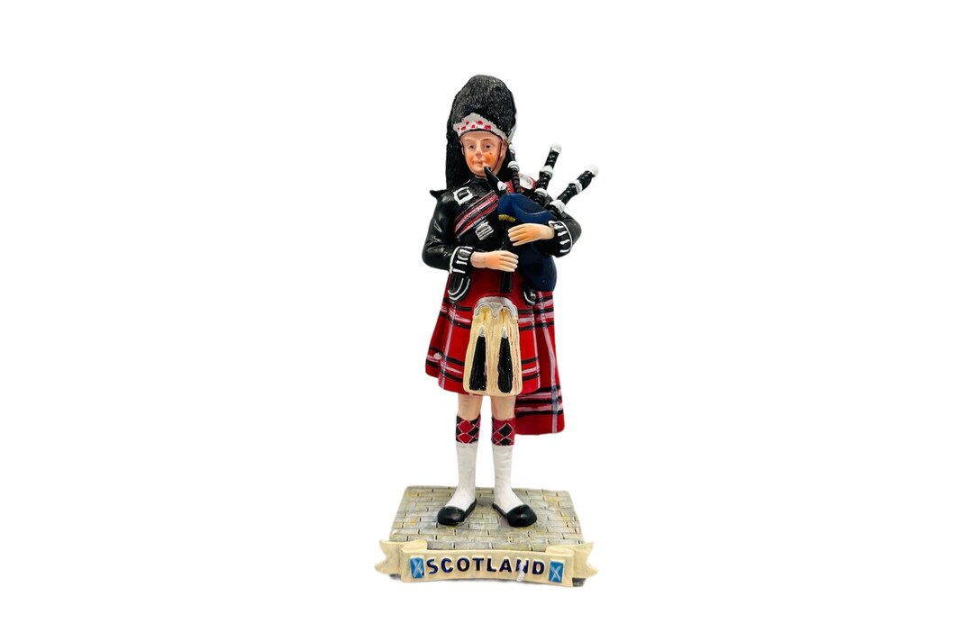 Scottish Bagpiper Figurine - Etsy UK