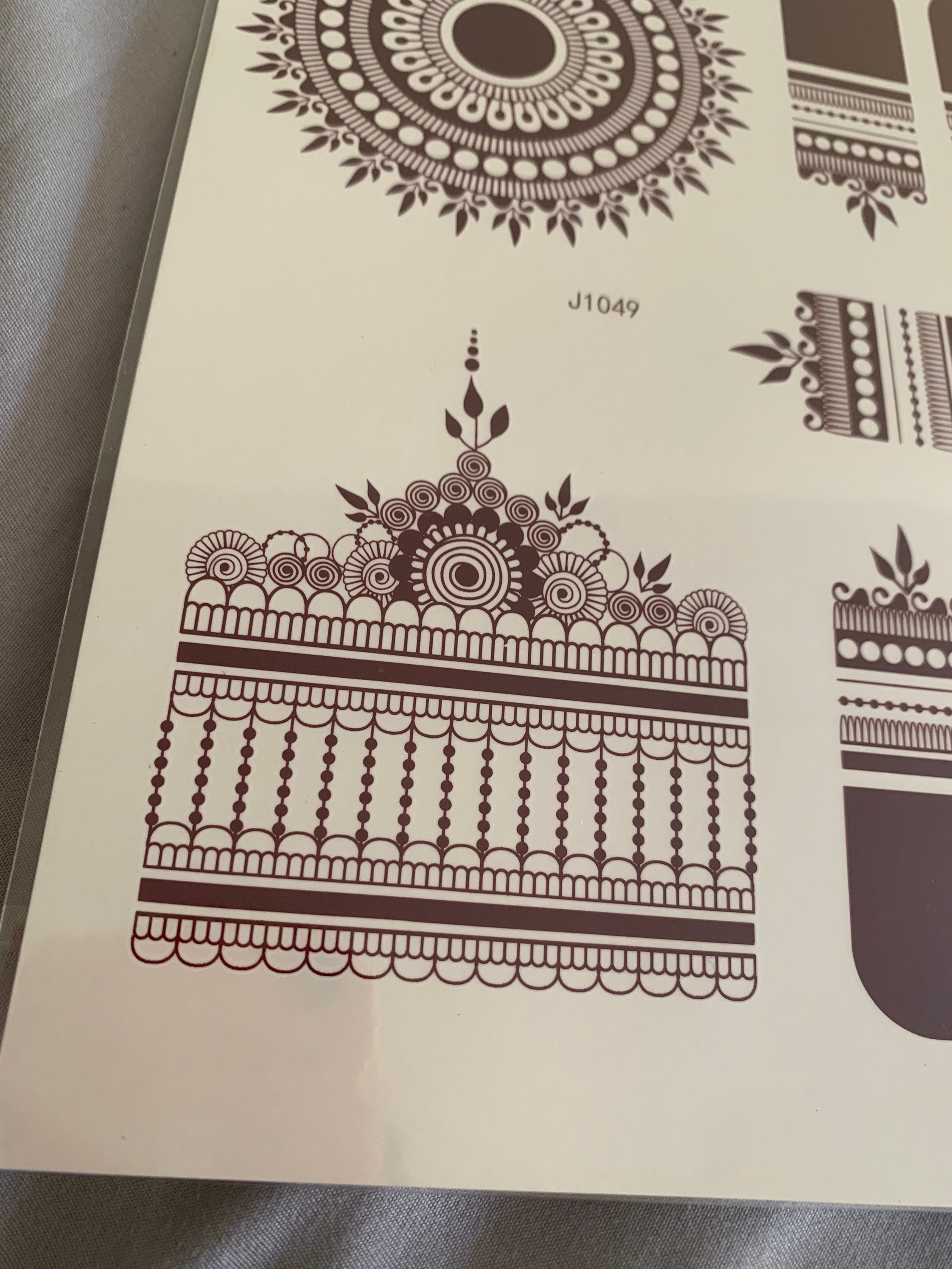 Instant Henna Tattoo Sticker Waterproof Red Fake Mehendi Sticker ...