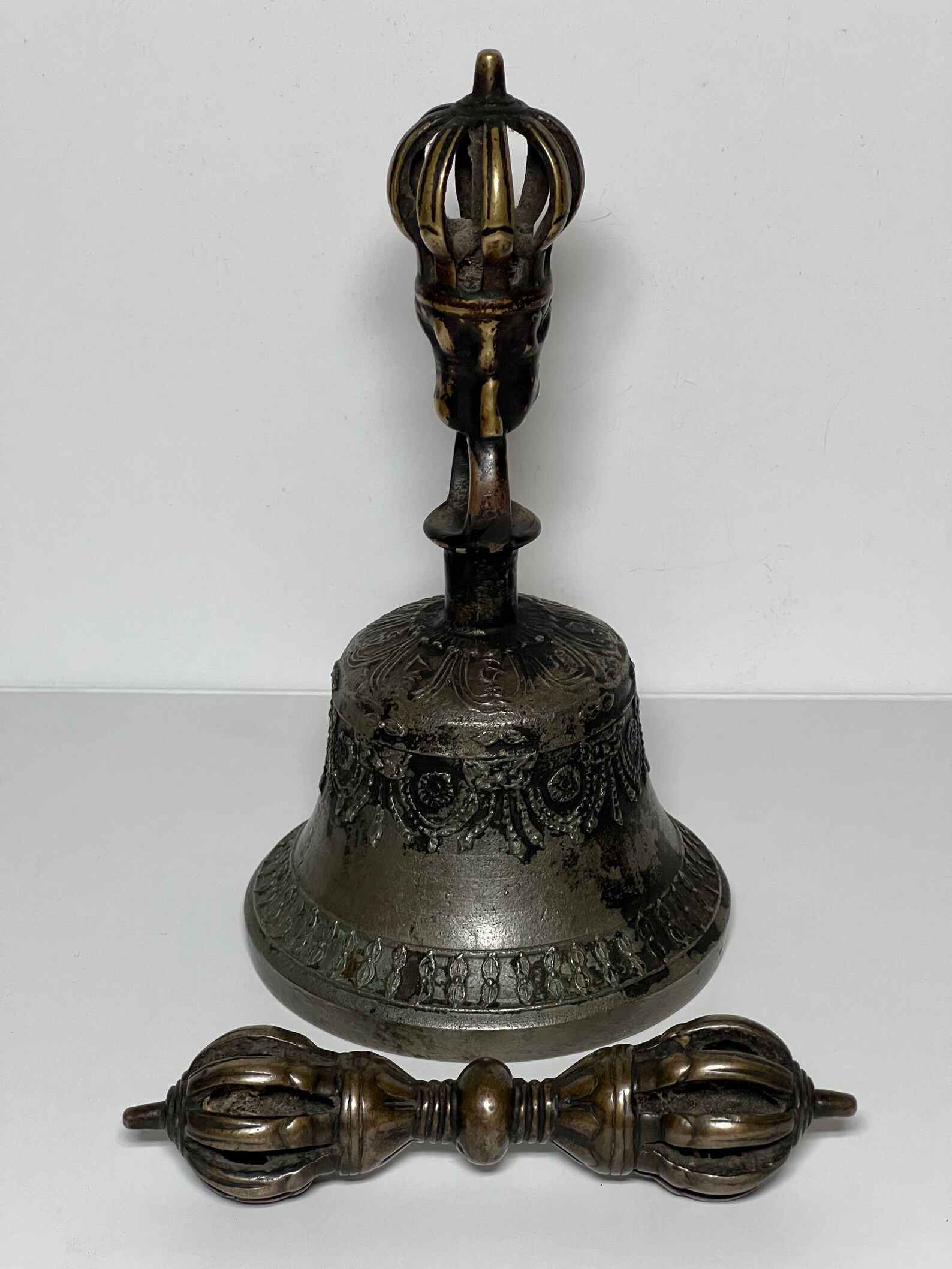 Antique Masterpiece Buddhist Bell (dril-bu) and Dorje (scepter) Set ...