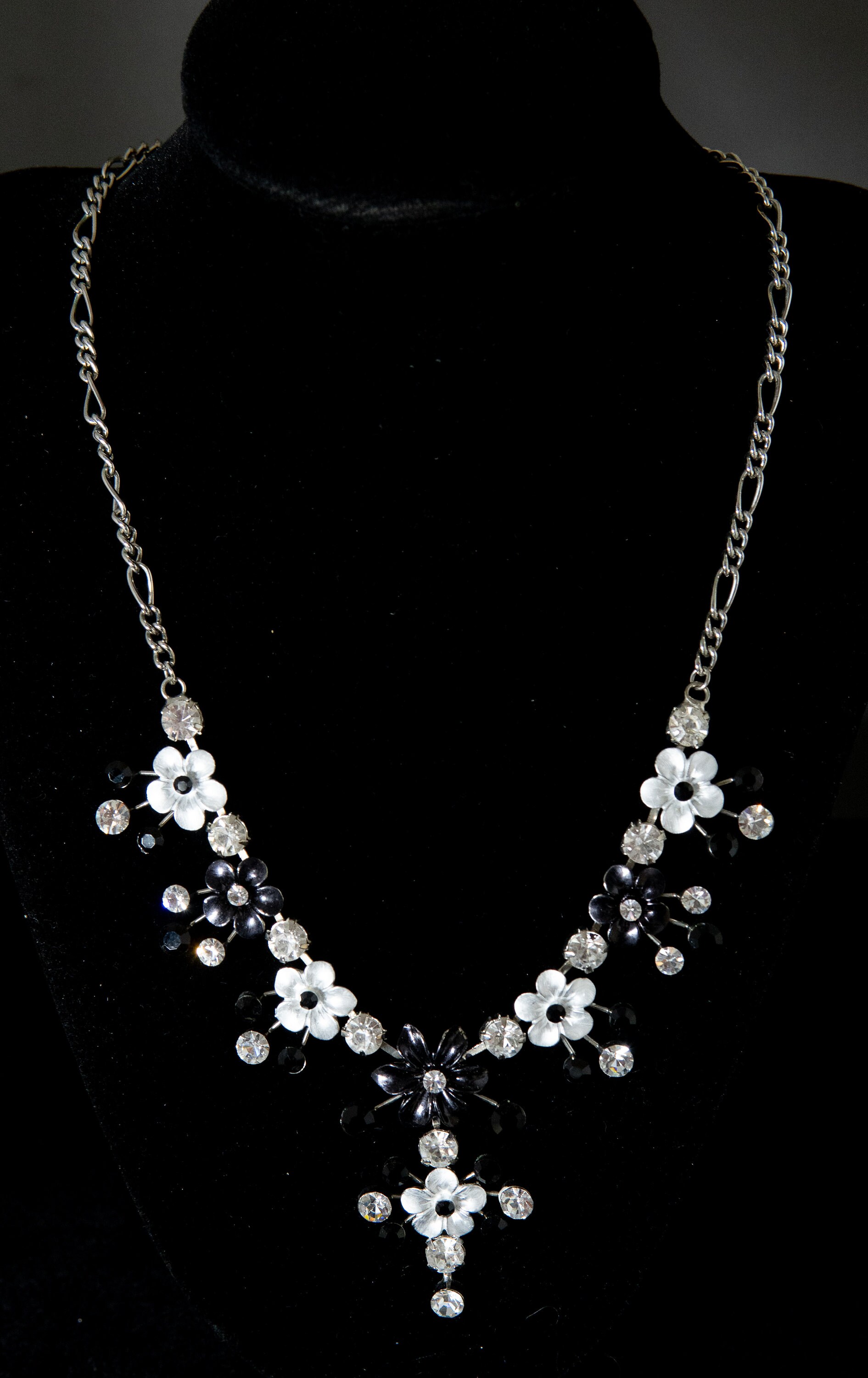 Lovely Flower Necklace With Faux Diamonds - Etsy