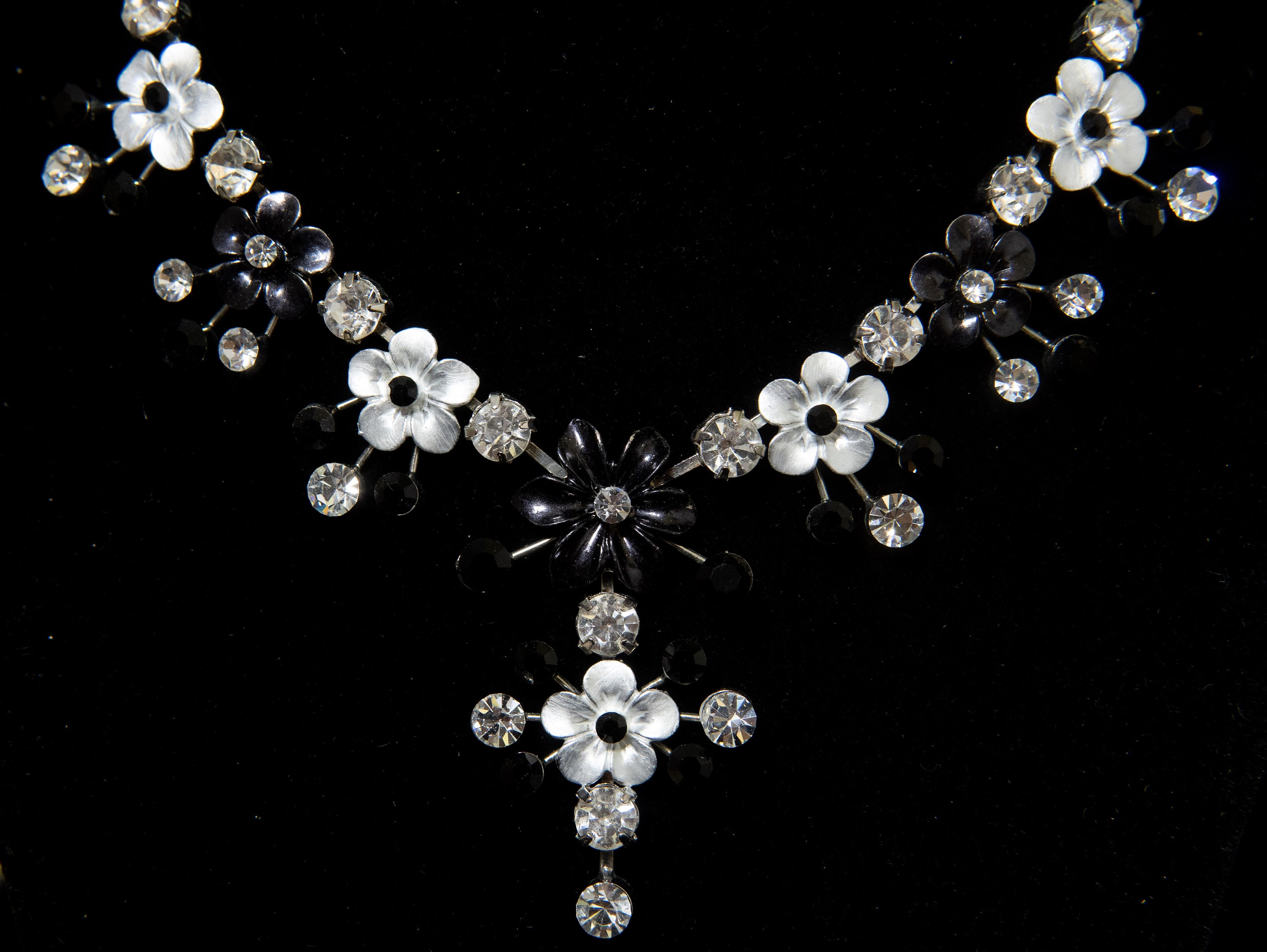 Lovely Flower Necklace With Faux Diamonds - Etsy