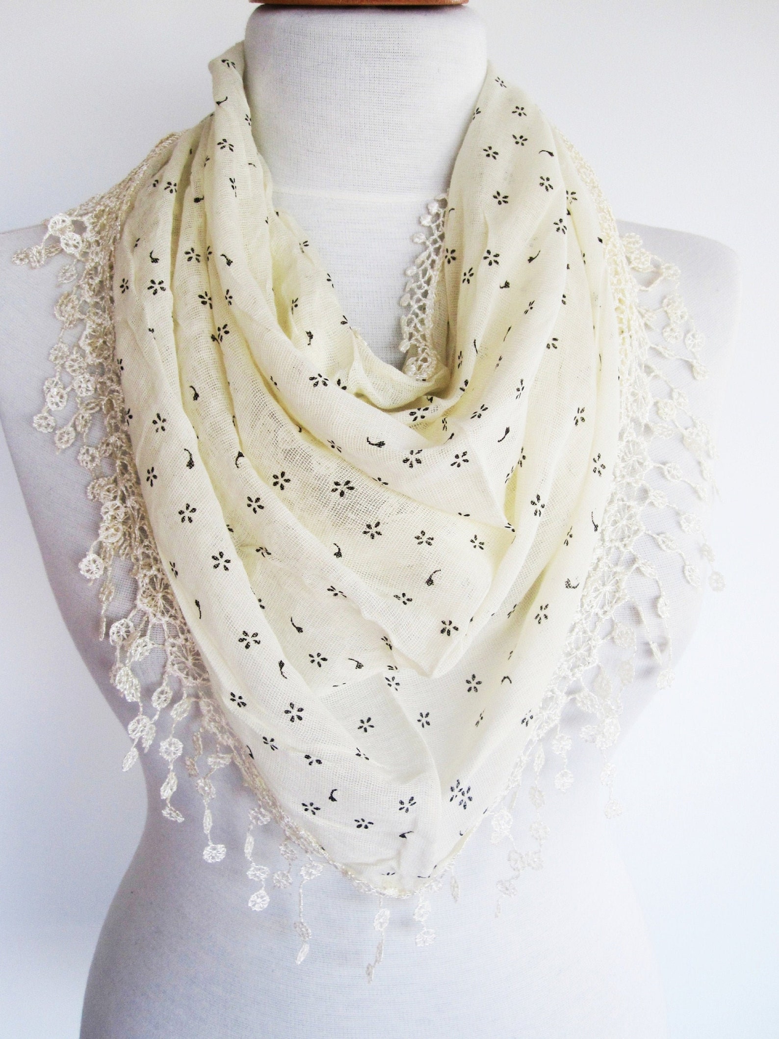 Cream Tiny Floral Pattern Triangle Cotton Scarf, Lace Trim Chic Scarf ...