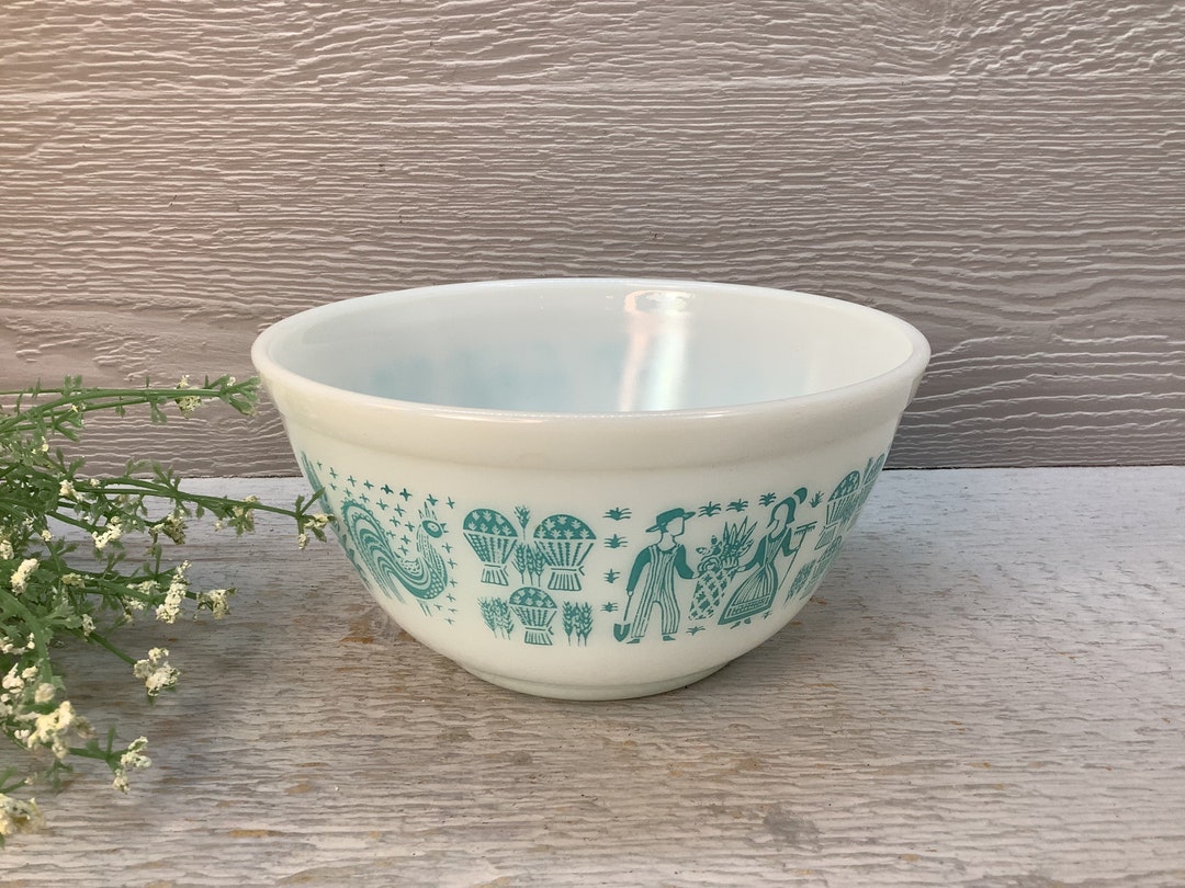 Vintage Pyrex Blue Amish Butterprint Mixing Bowl/ Round Pyrex Nesting ...