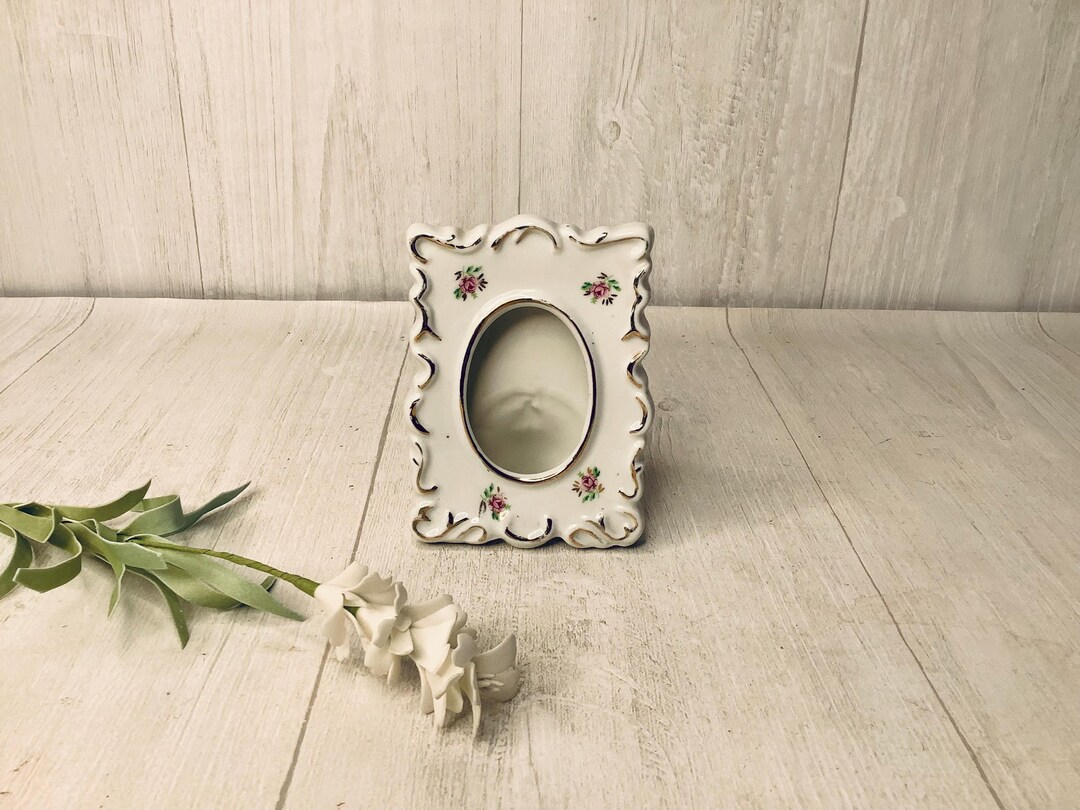 Vintage Porcelain Floral Photo Frame/ Oval Opening Floral Roses Picture ...