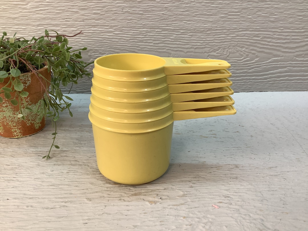 Vintage Tupperware Measuring Cups/ Butter Yellow Set of 6 Retro ...