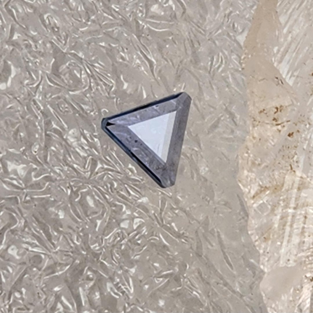 Montana Yogo Sapphire, Triangle Tablet, 4mm X 1mm, 0.17 Carats, Loose ...