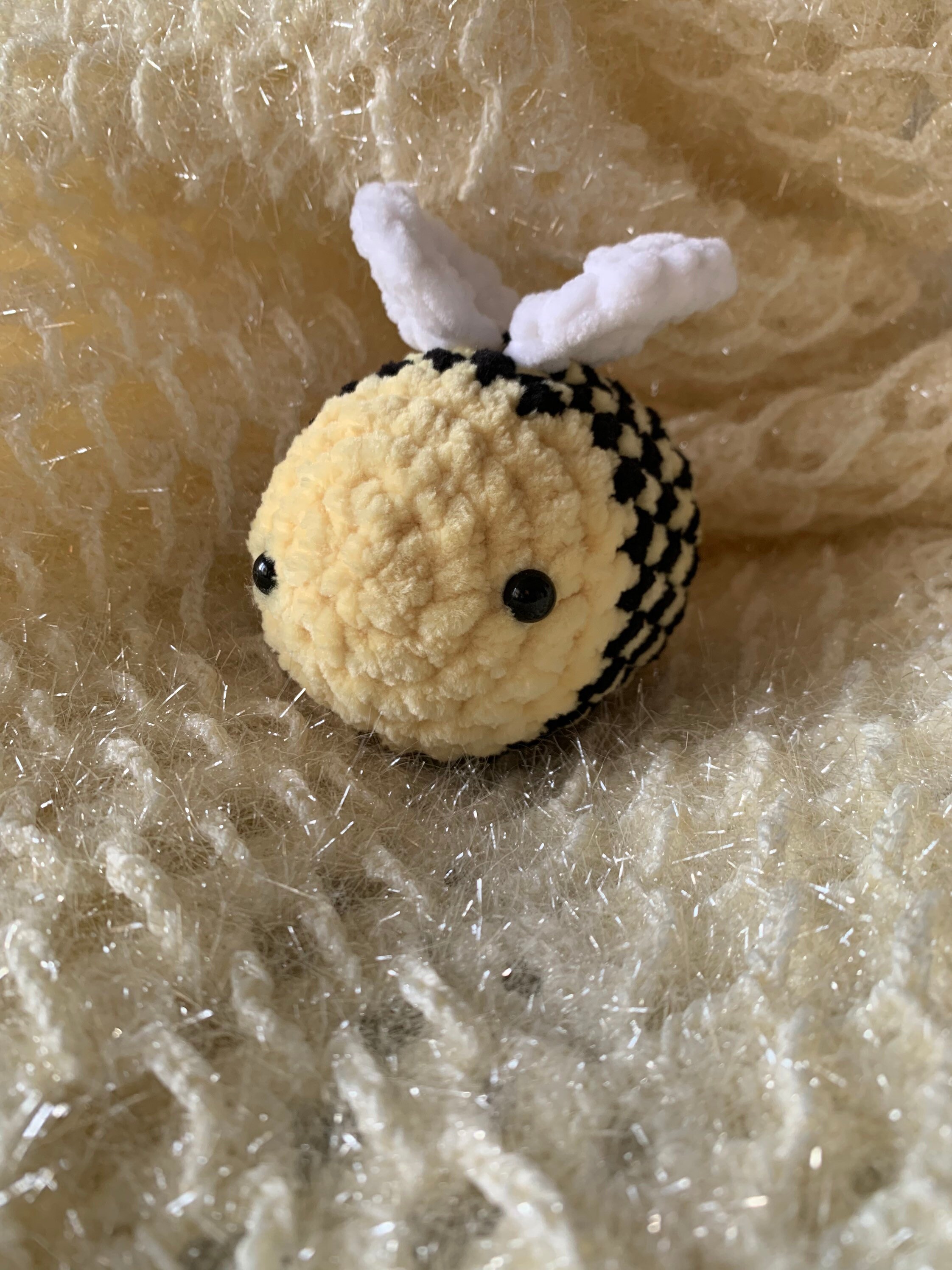 Stress bee / mini bee / crocheted / gift idea / stress ball - Etsy.de