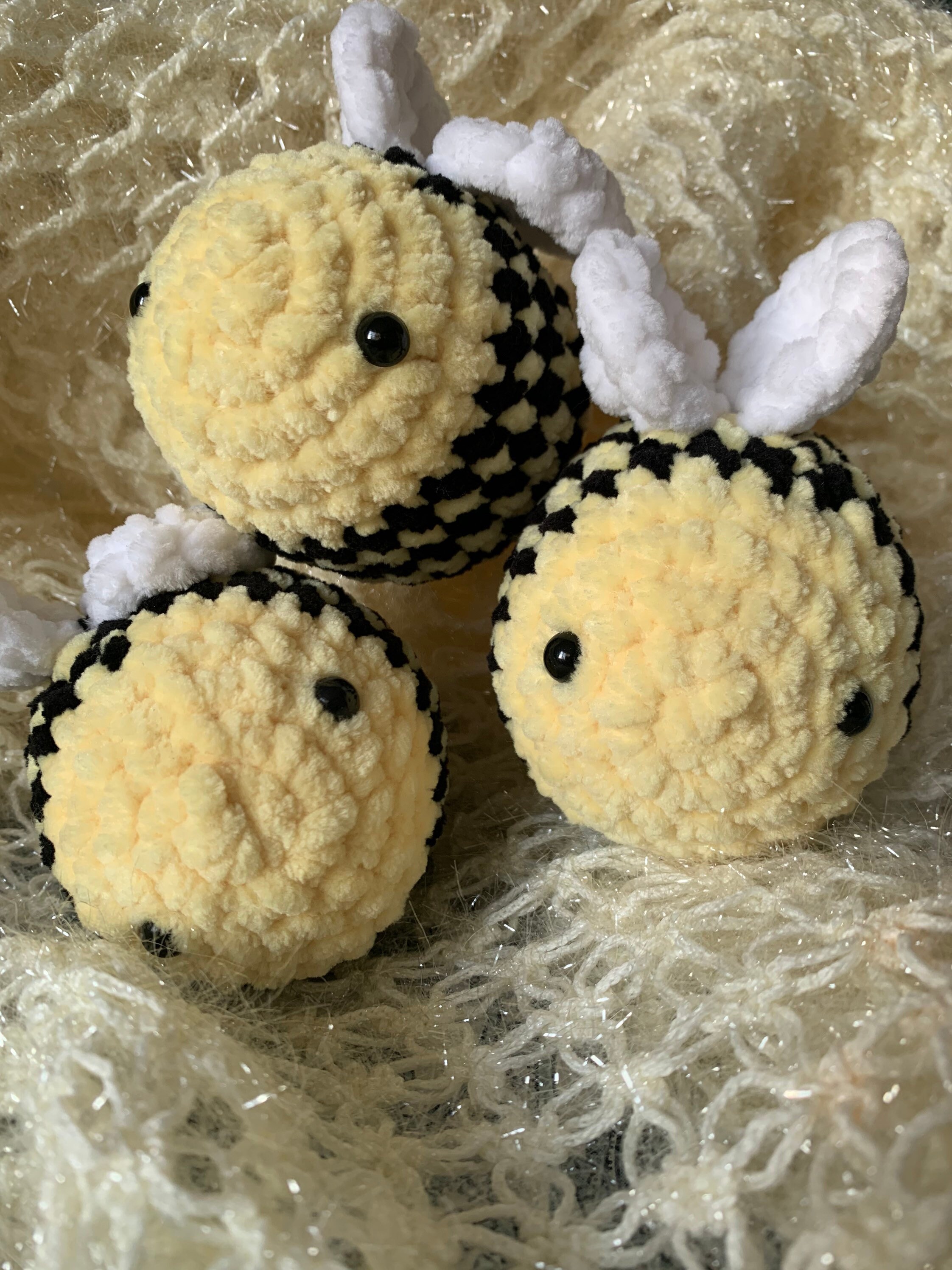 Stress bee / mini bee / crocheted / gift idea / stress ball - Etsy.de