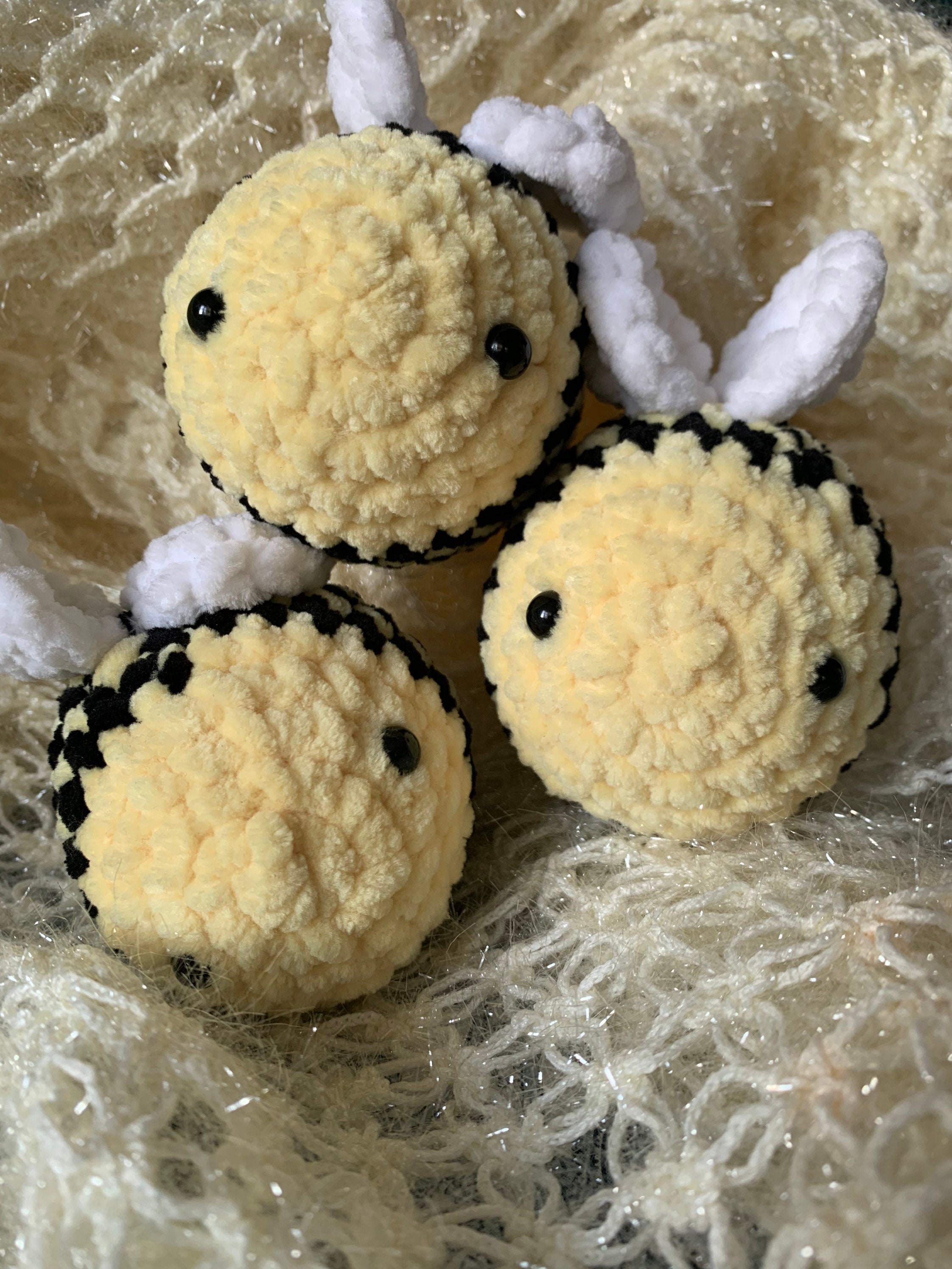 Stress bee / mini bee / crocheted / gift idea / stress ball - Etsy.de
