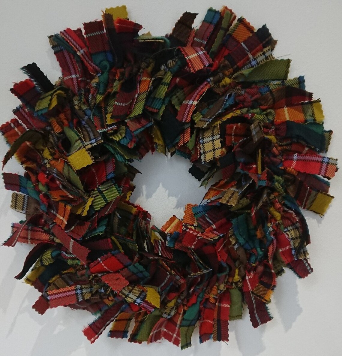 Tartan / Plaid Rag Wreath - Hand Made in Scotland - Wall or Door ...