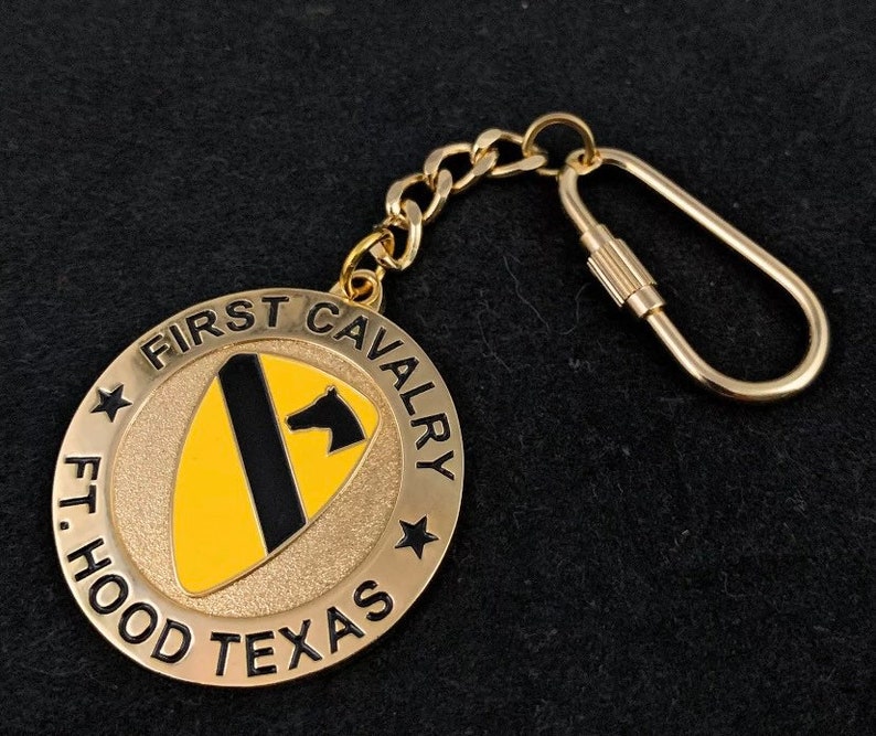 US Army 1st Cavalry Division Insignia Keychain, 1st Cav Emblem, Fort ...