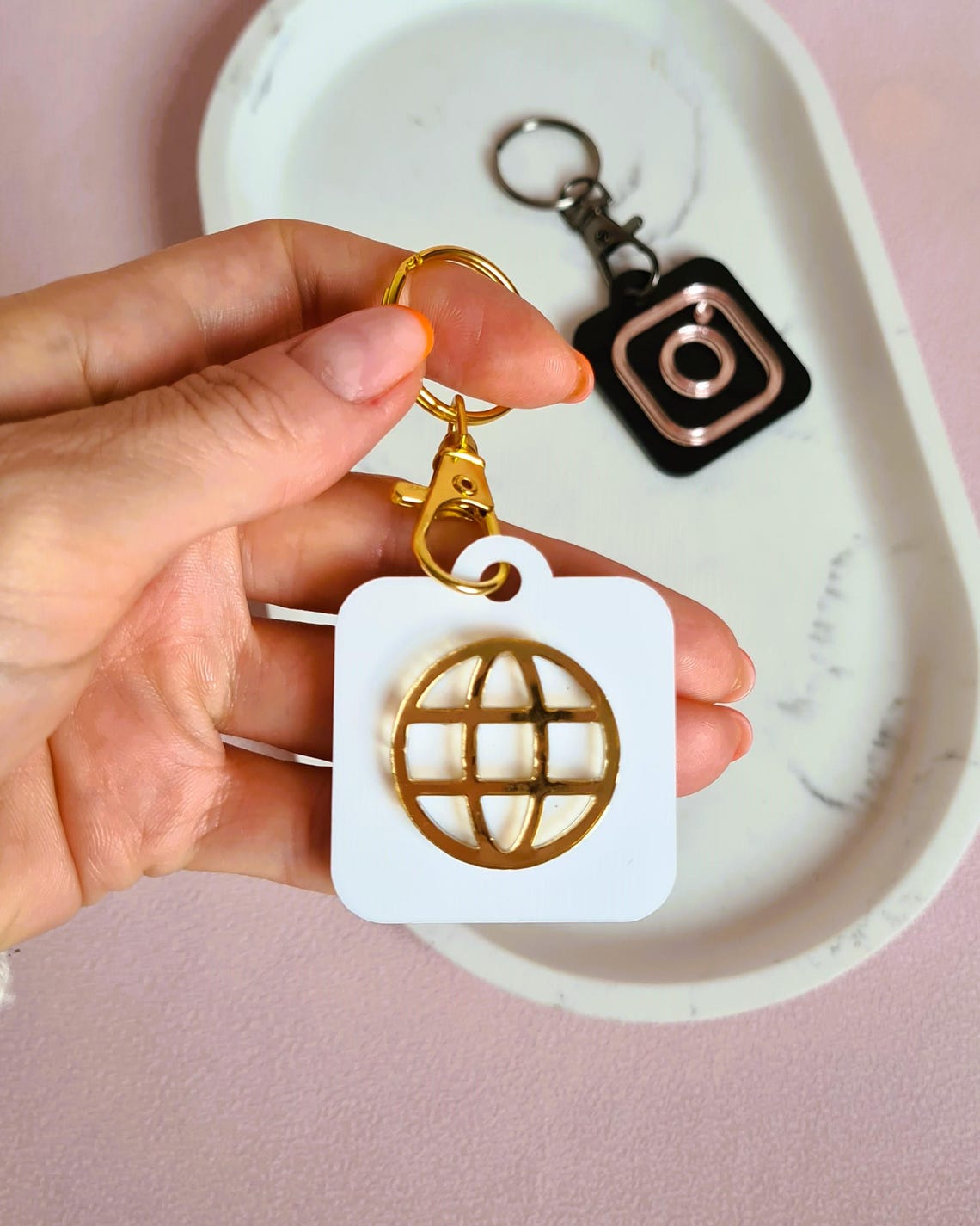 Set of 5 Keychains With a QR Code Keyring Personalized Keychain With QR ...