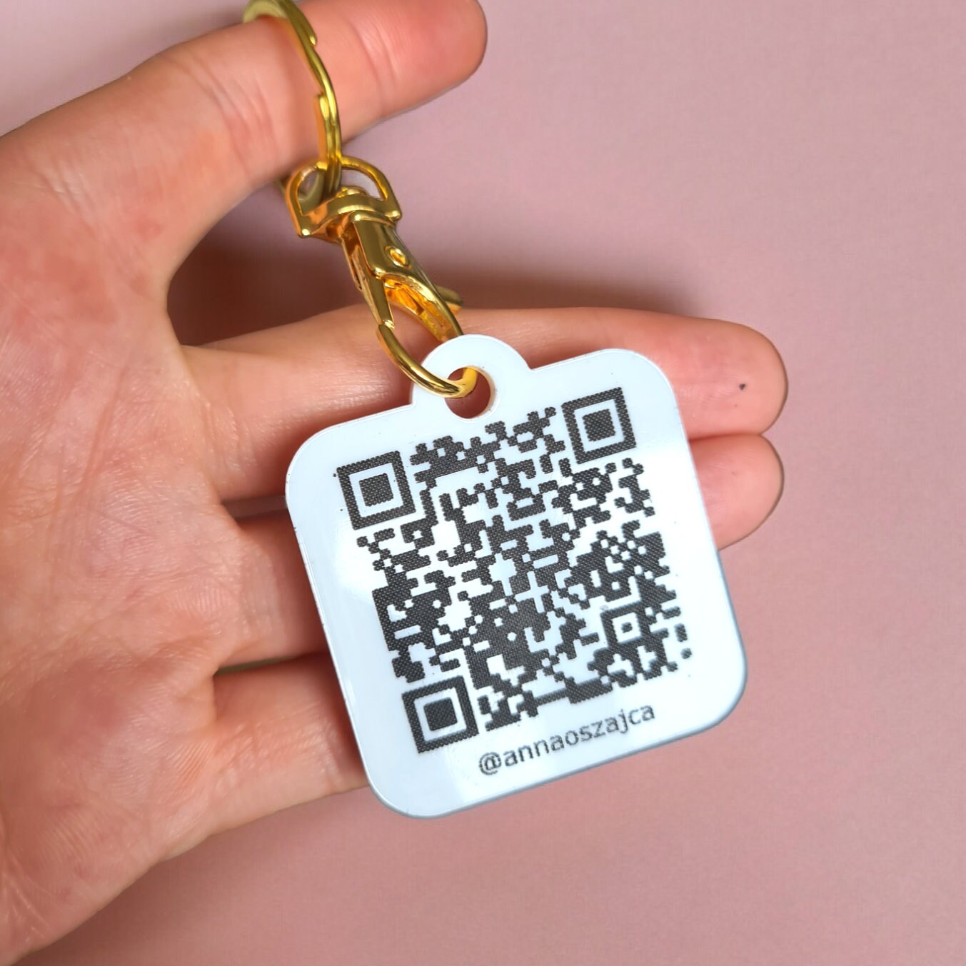 Set of 5 Keychains With a QR Code Keyring Personalized Keychain With QR ...