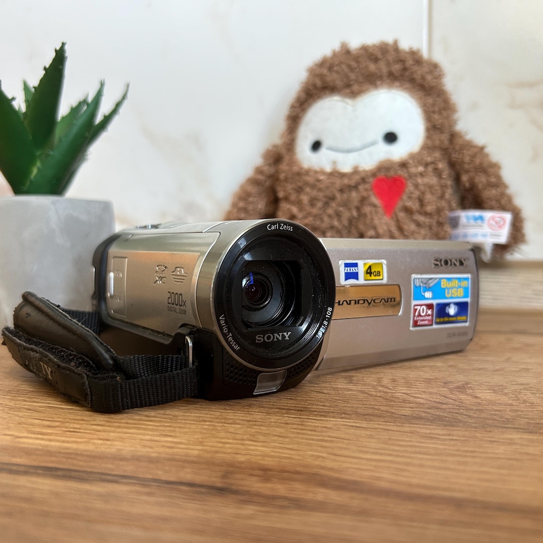Sony Handycam DCR-SX65 Silver Digital Video Camera/ Sony Handycam DCR ...