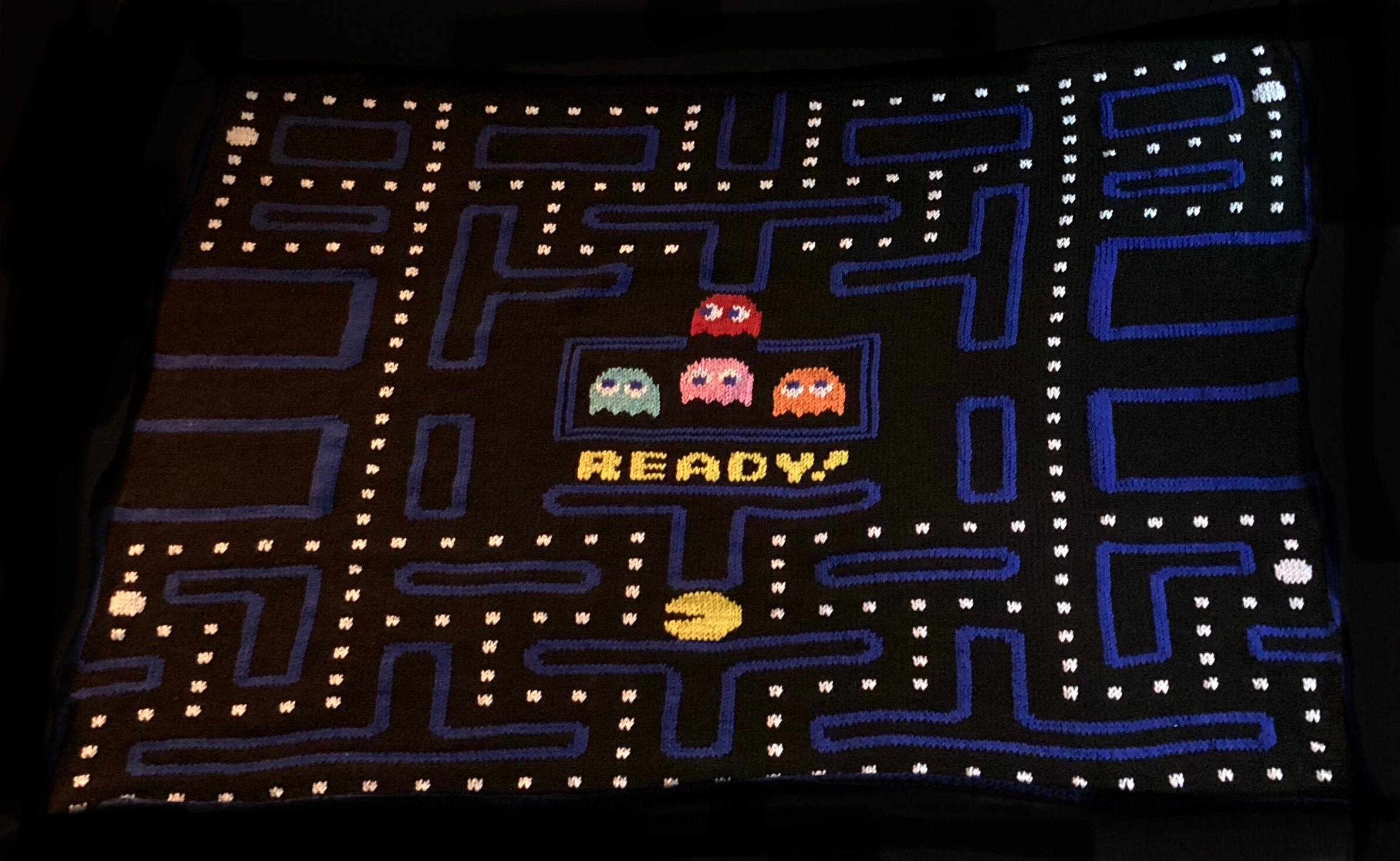 Hand Knitted Pac Man Blanket - Etsy