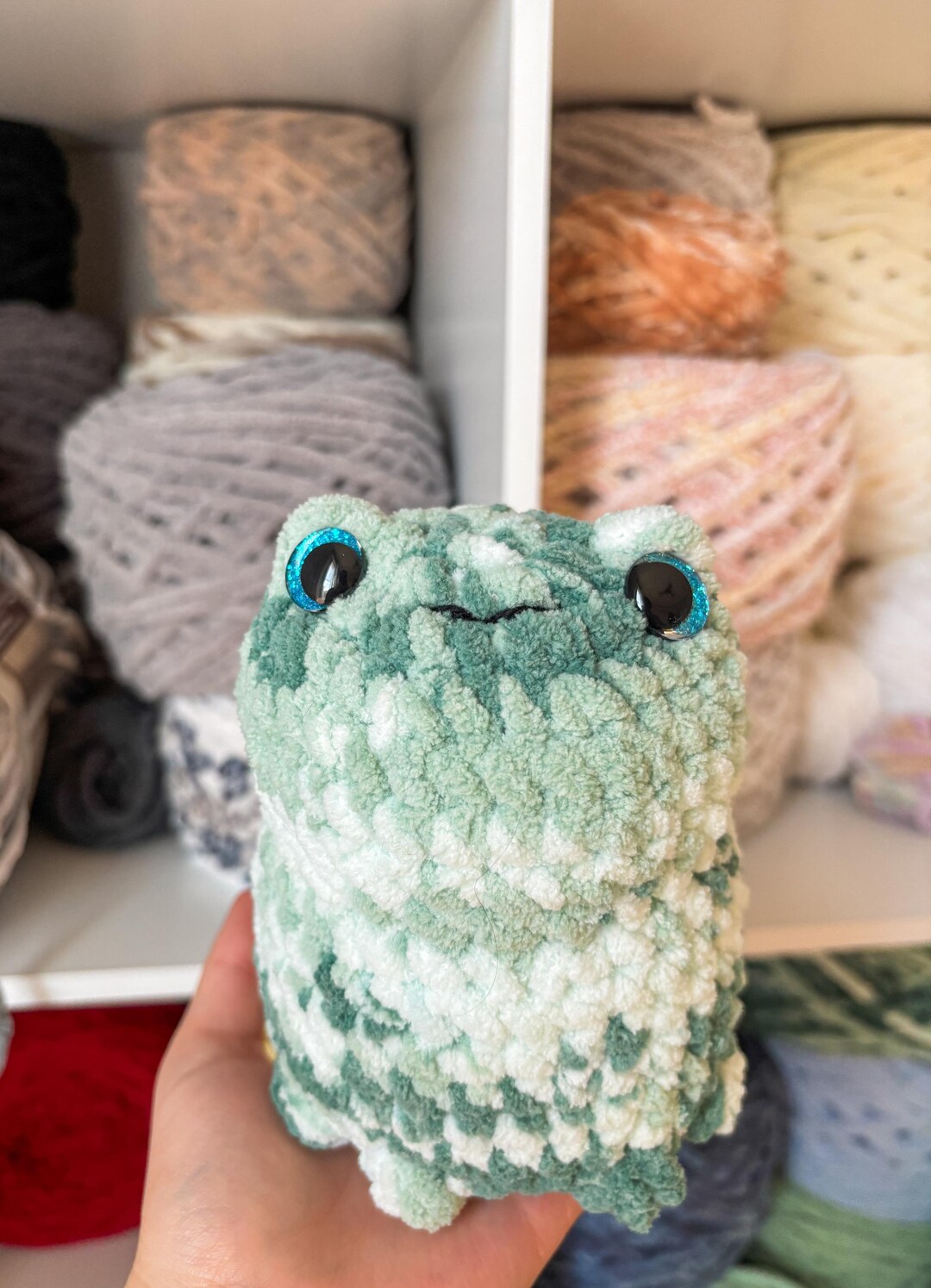 Cutie Sitting Frog Plushie | Crochet Froggie, Birthday Gift ...