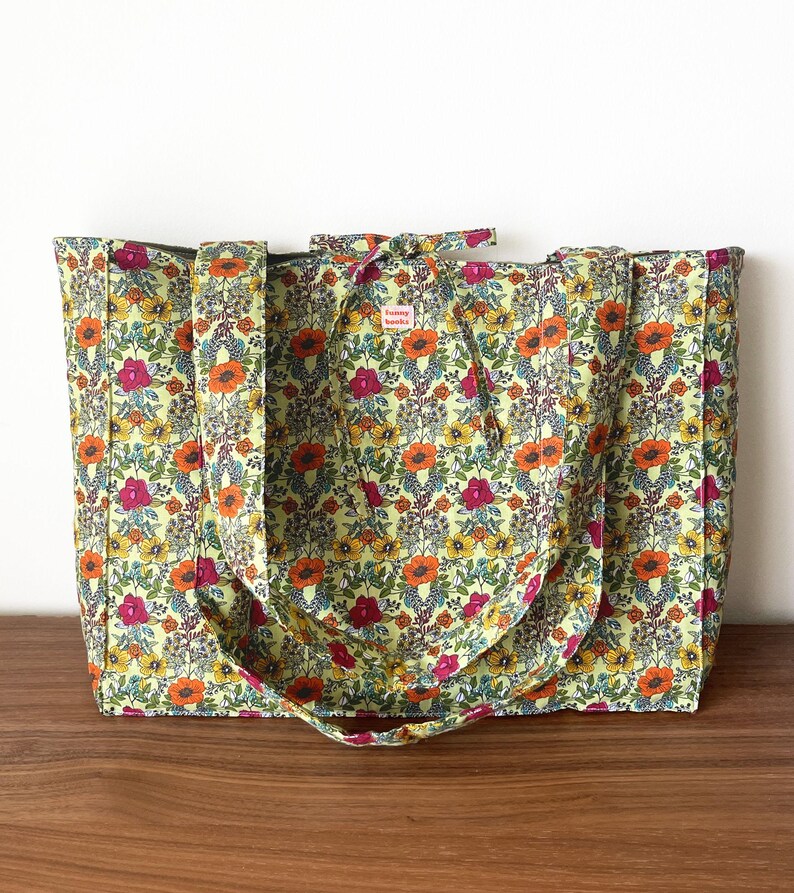 Handmade Floral Padded Cotton Tote Bag, Travel Shoulder Bag, Christmas ...