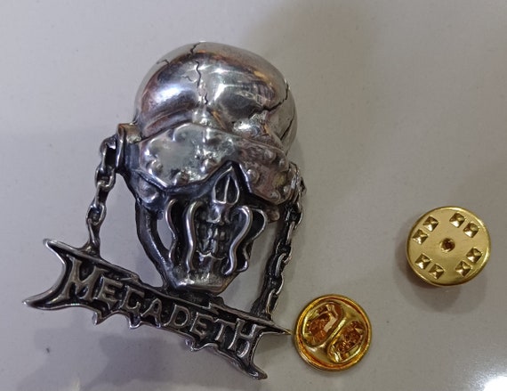 Rare MEGADETH "vic" original vintage metal Pin dead s… - Gem