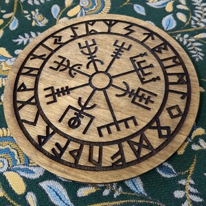 Nordic Compass Vegvísir | Engraved Wooden Altar Disc | Choice of Sizes ...