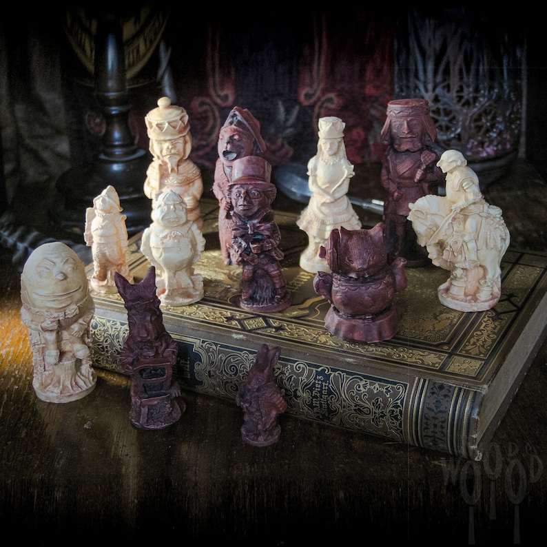 Alice Through the Looking Glass | 32-piece Handcrafted Chess Set Plus ...