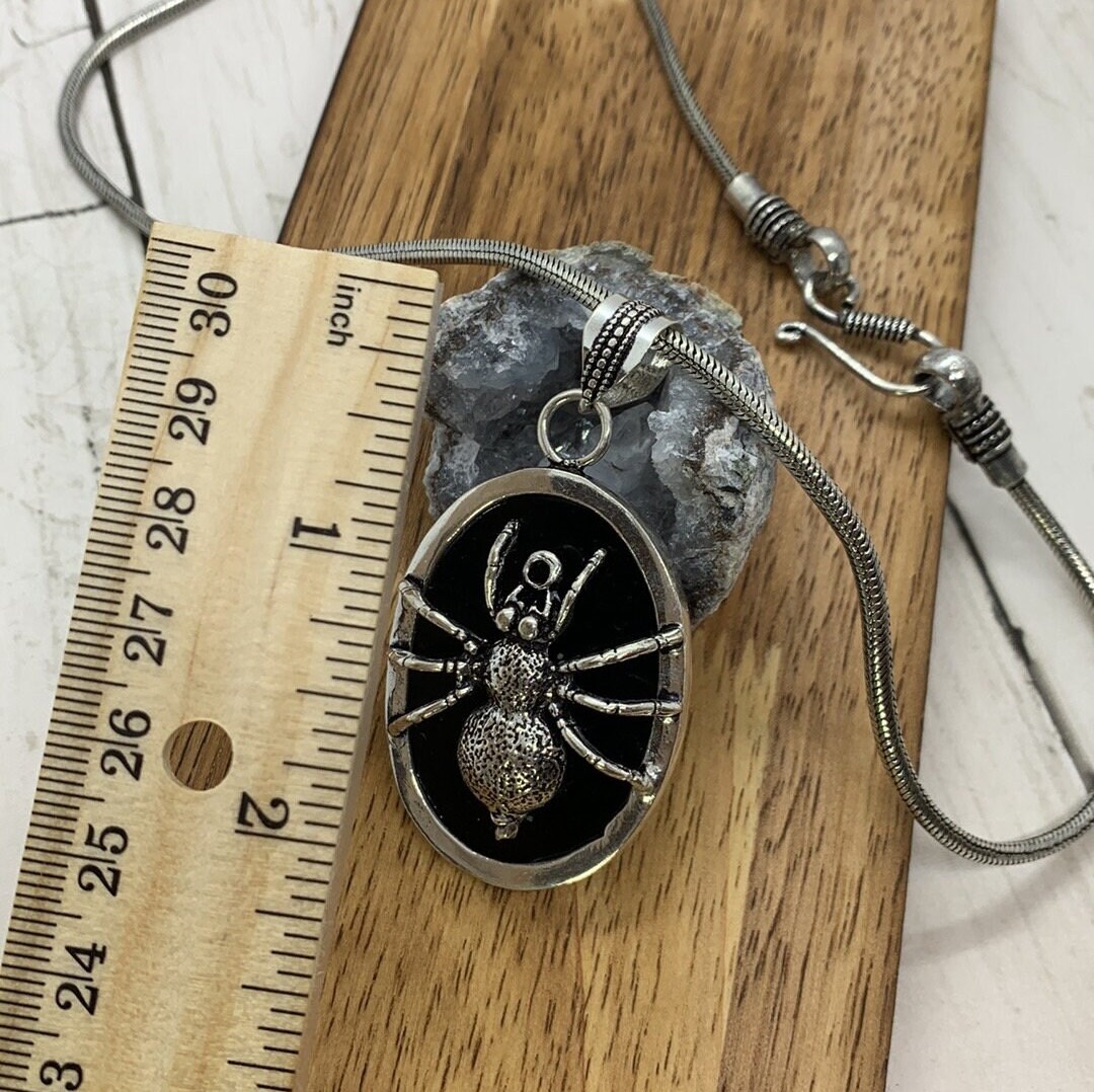 Onyx Spider Medicine Amulet - Etsy