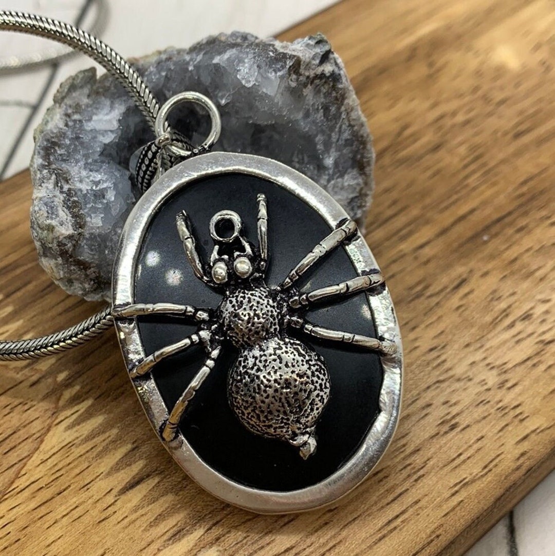 Onyx Spider Medicine Amulet - Etsy