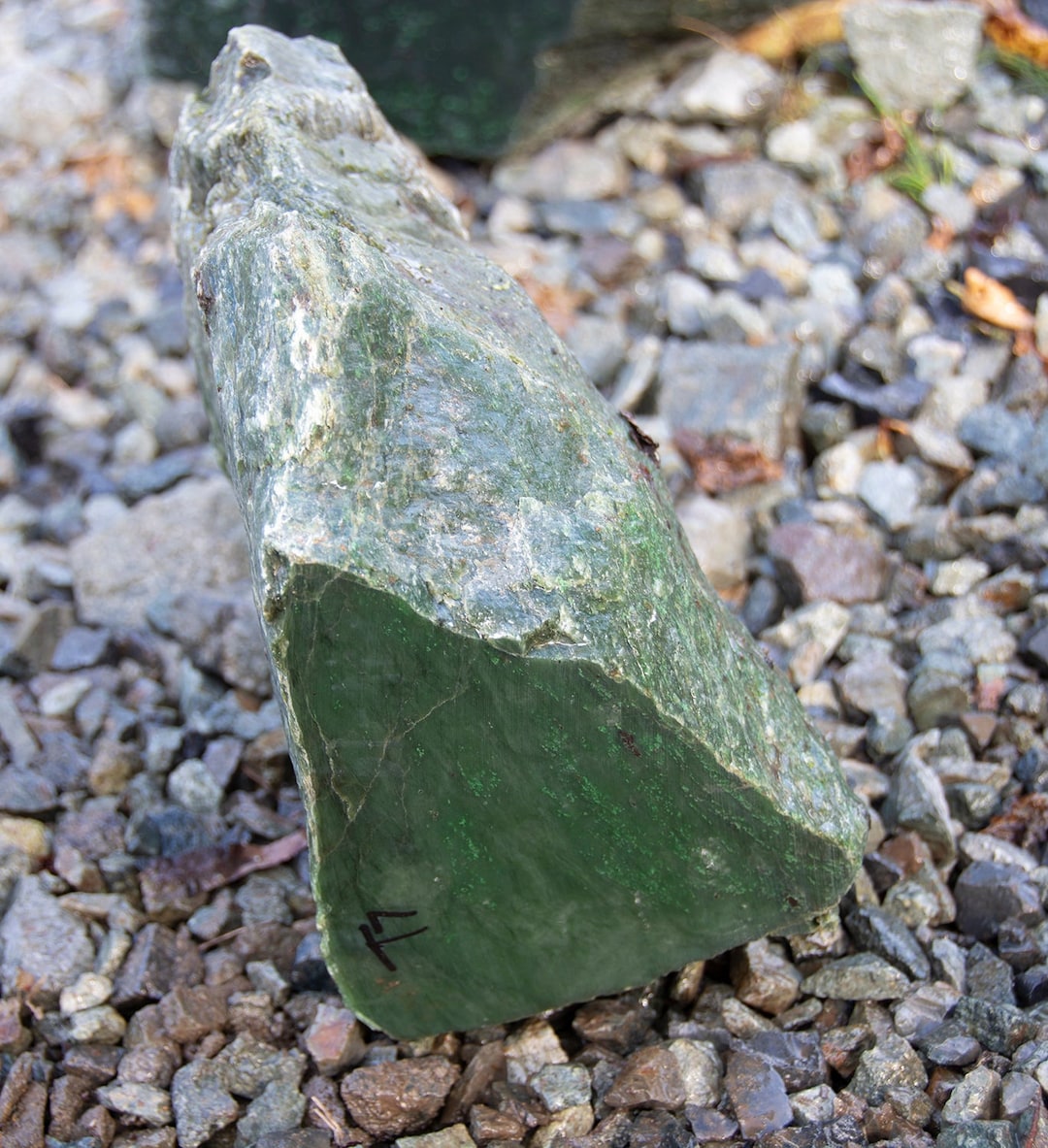 Jade, High Quality, 10 Kg, 11 X 7 X 9 '' Chromium Spots, Nephrite ...