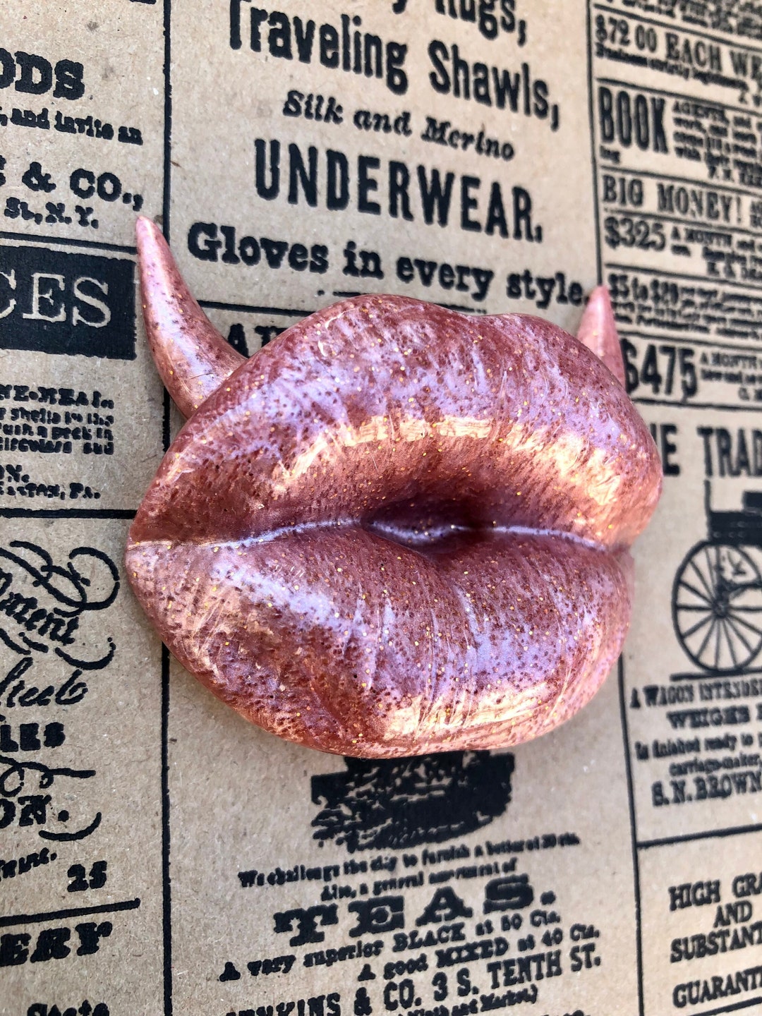 Pretty Poison Free Standing Resin Lips Large Blush Lips Fridge Magnet ...