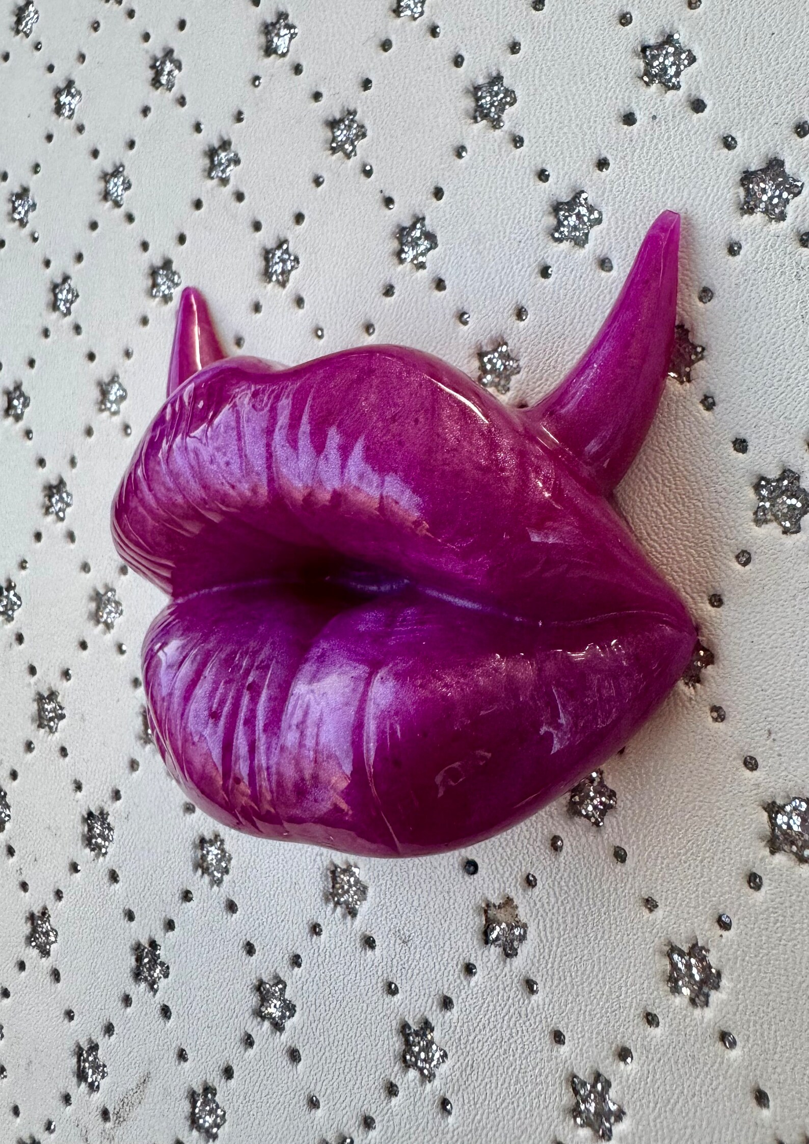 Swank Lips Free Standing Resin Lips Purple Lips Fridge Magnet Vanity ...