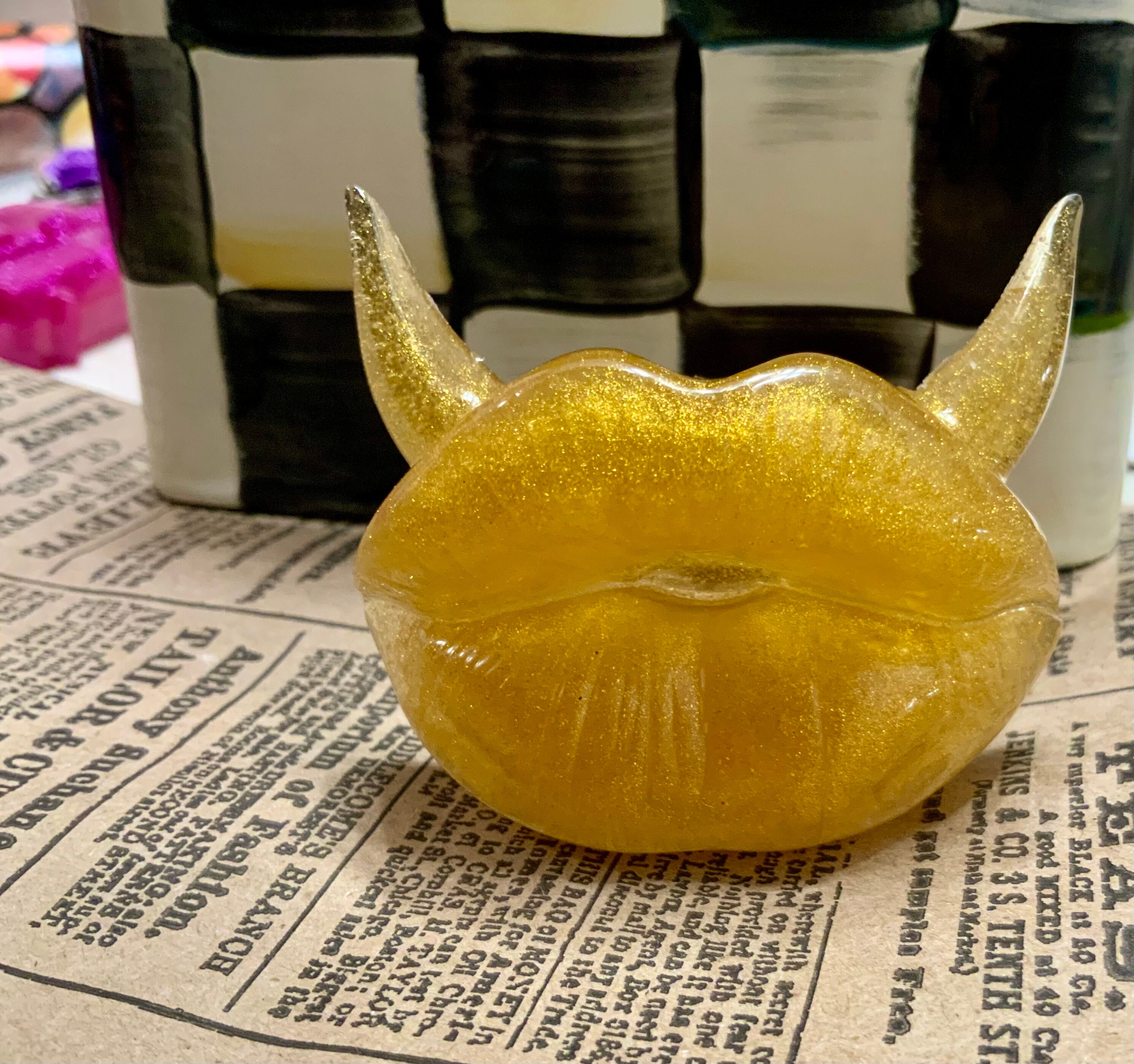 Gold Glitter Resin Lips Statue: Handmade Vanity Decor - Etsy