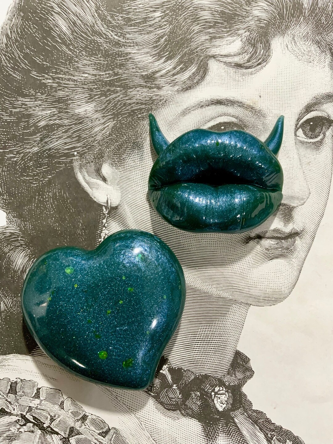 Mystified Set Lips Display Lip With Heart Set Oversized Lips Desk Gifts ...